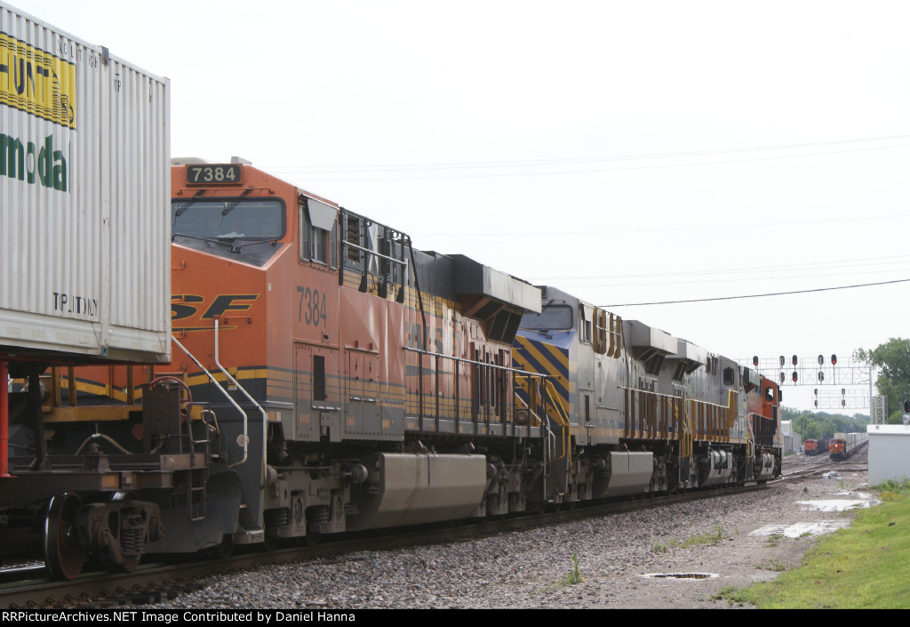 BNSF 7384